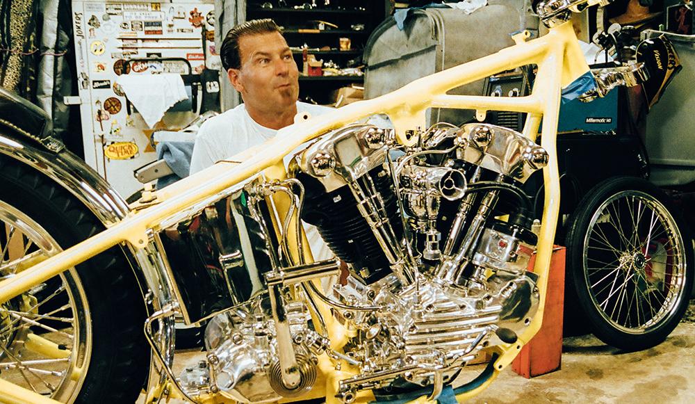 Johnny Edwards - Old Time Custom Paint – Deus Ex Machina USA